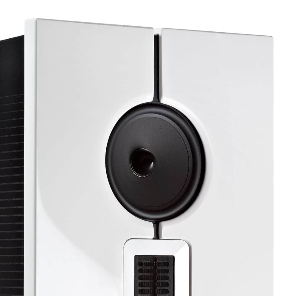 Model M Center - Steinway Lyngdorf - The World's finest audio systems